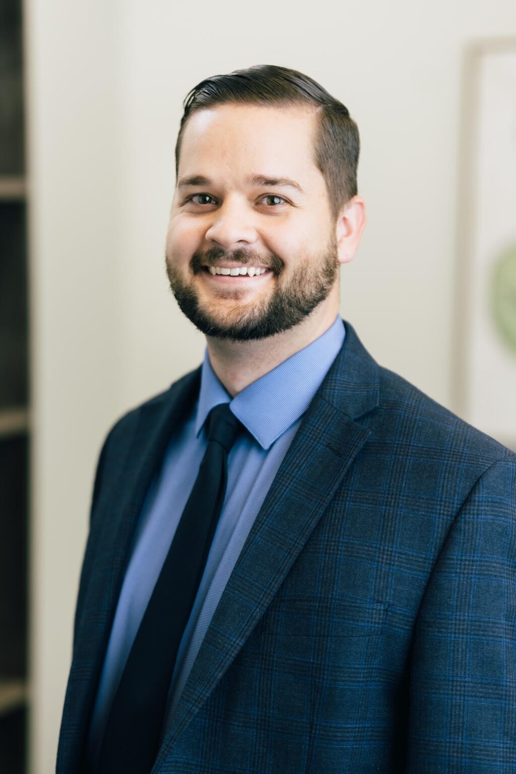 Aaron Thompson - Associate Attorney | Burton Family Attorneys
